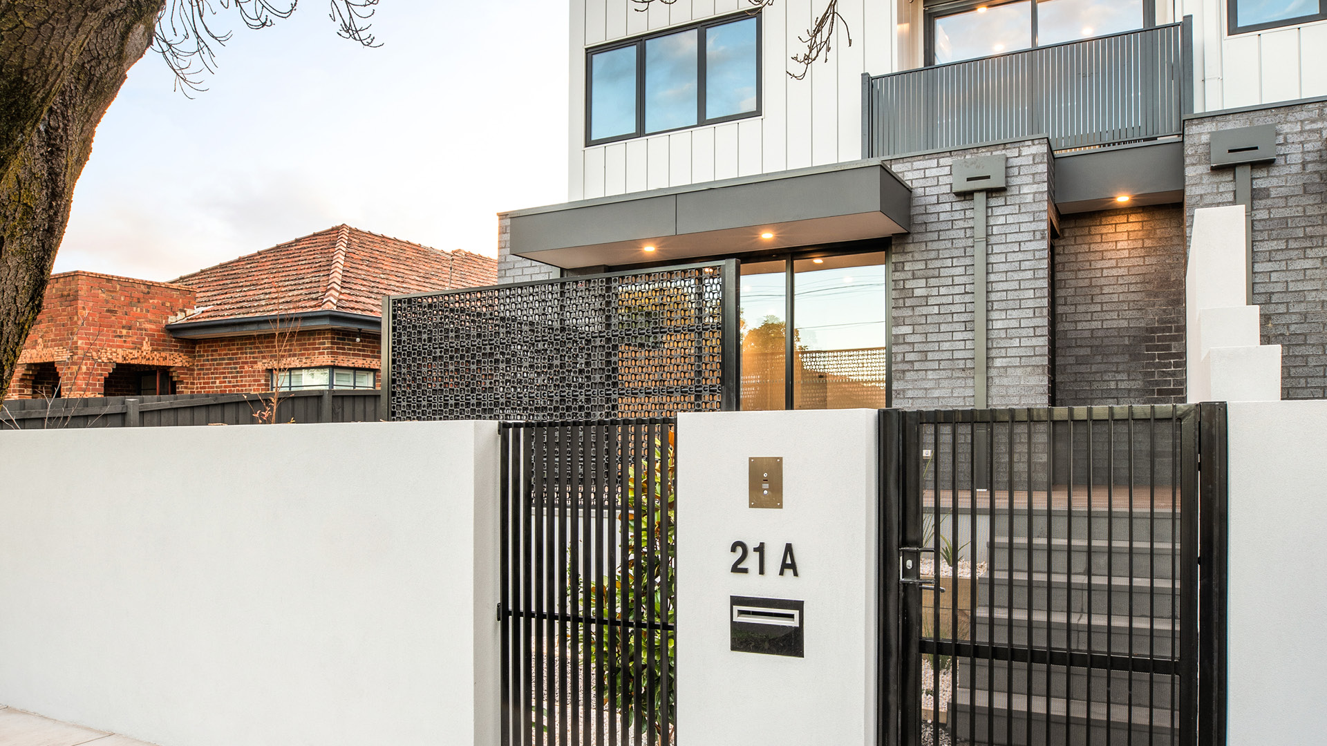 Kuro | Castran Gilbert